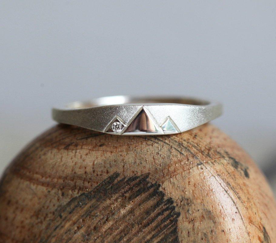 Anya Gold Wedding Ring, Unique Wedding Ring – Capucinne